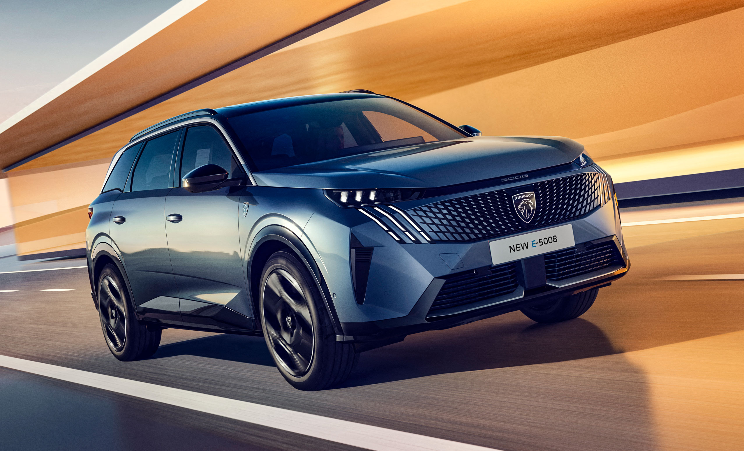 Peugeot E 5008 Long Range